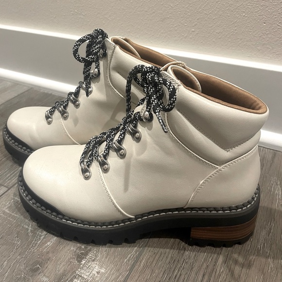 Universal Thread | Shoes | Universal Threads White Combat Boot | Poshmark